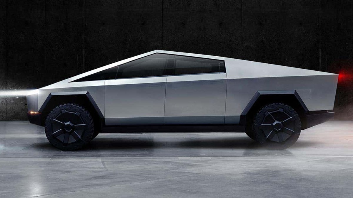 GTA V - Le Cybertruck débarque à Los Santos grâce aux mods - jeuxvideo.com