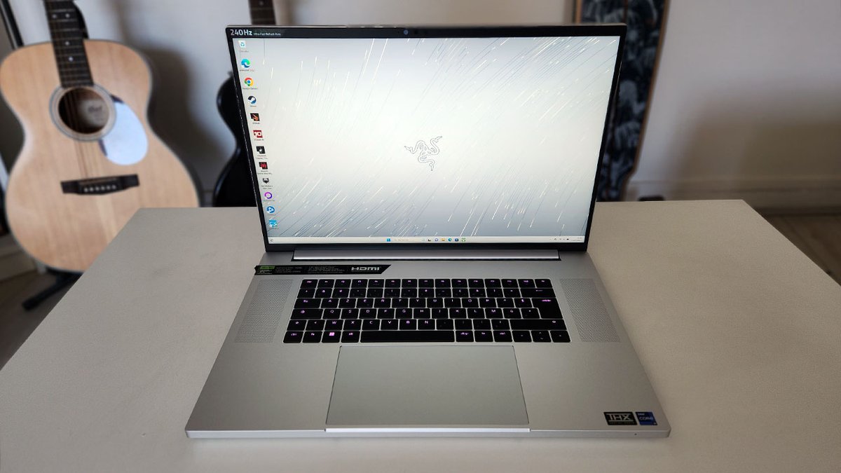 Test du PC portable Razer Blade 18 Mercury Edition 2023 : une RTX 4090 ...