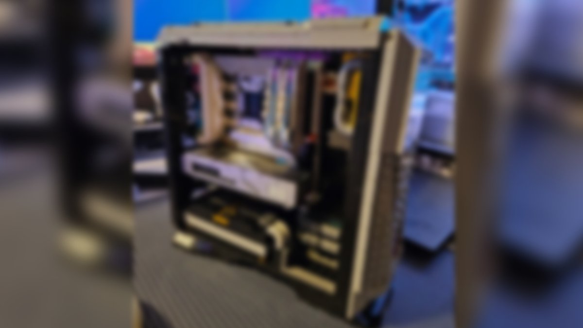 Ce joueur construit son nouveau PC gamer intégralement en LEGO et ...