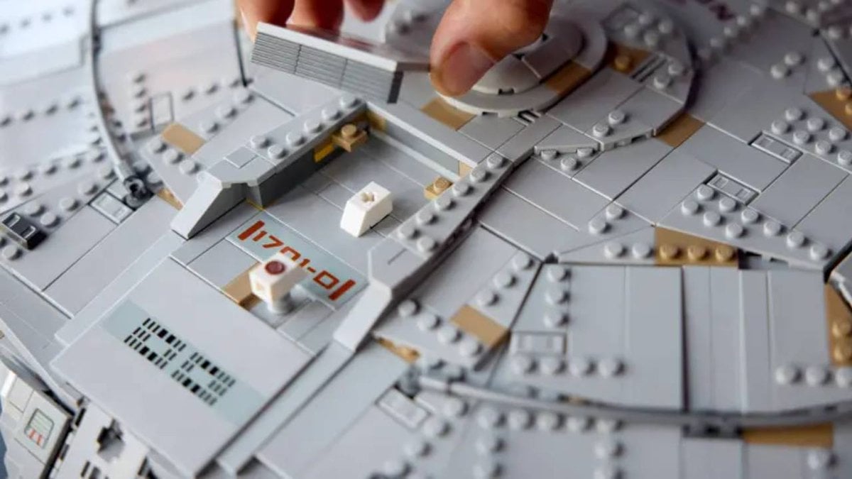 Avec son nouveau set de 3600 pièces, LEGO l'admet enfin : Star Trek est ...