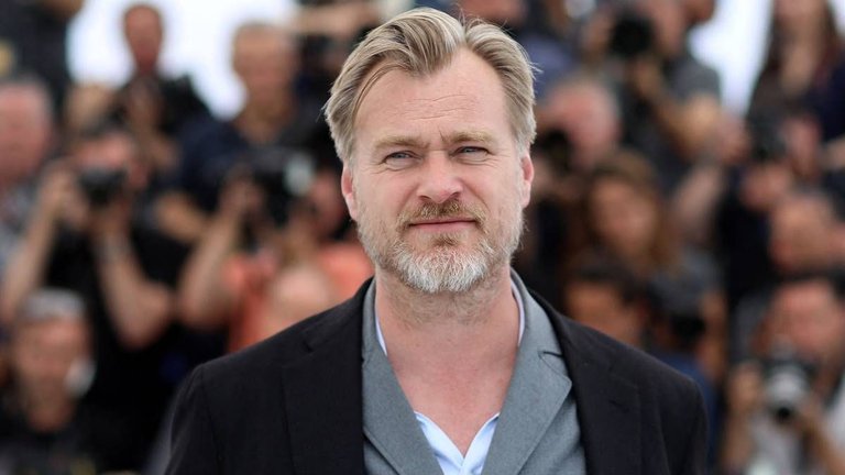 Le premier film de Christopher Nolan n'a coûté que "8000 euros" et c ...