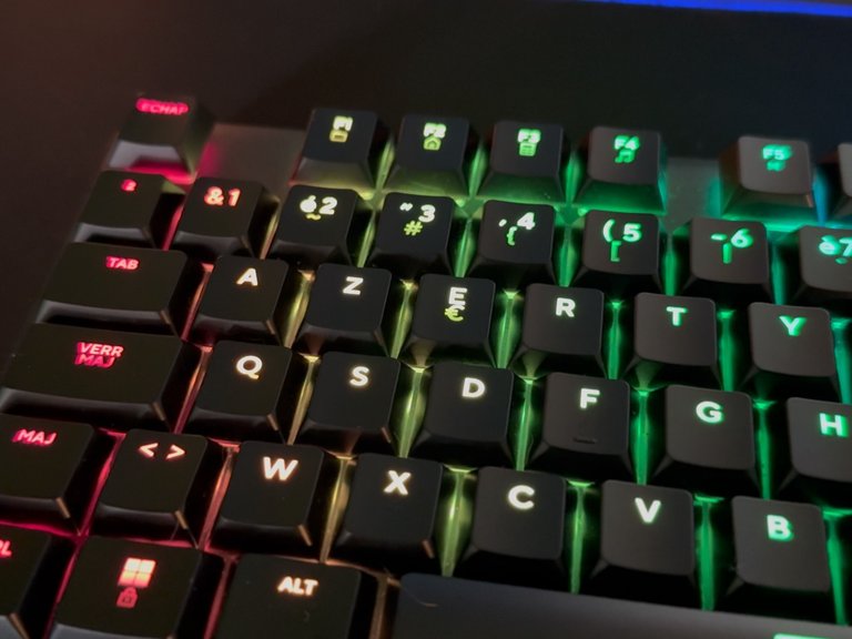Test Trust GXT 868 Torix : le clavier gamer sans fil RGB à moins de 90 ...