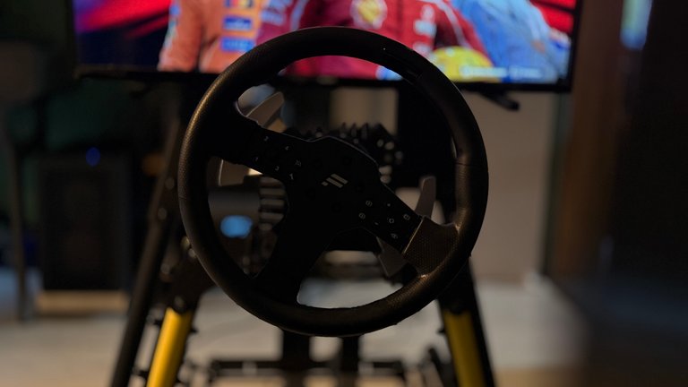 J'ai testé le bundle complet du cockpit CSL de Fanatec : un vrai setup ...