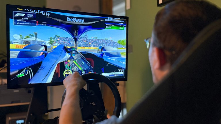 J'ai testé le bundle complet du cockpit CSL de Fanatec : un vrai setup ...