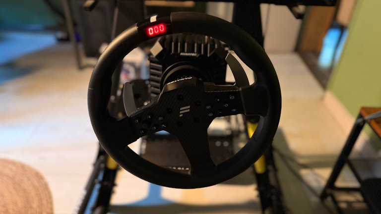 J'ai testé le bundle complet du cockpit CSL de Fanatec : un vrai setup ...