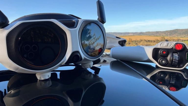 J'ai testé le premier drone 360° du marché, le Antigravity A1. Vraie ...