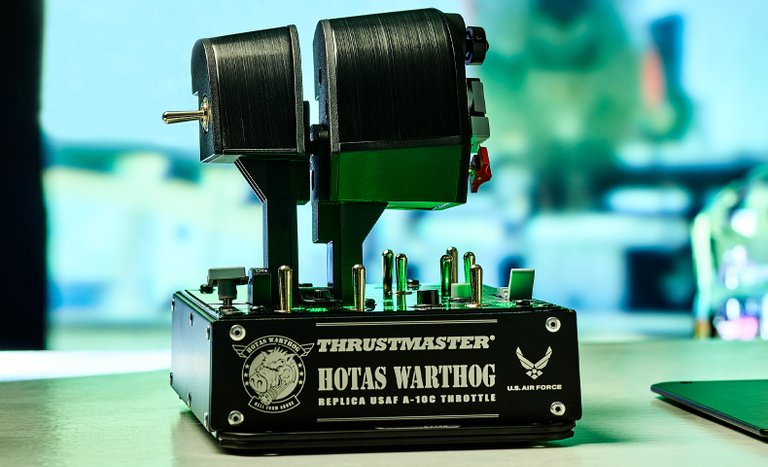 Le HOTAS Warthog de Thrustmaster, référence ultime pour DCS et Flight ...