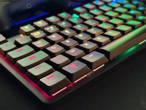 Test Trust GXT 868 Torix : le clavier gamer sans fil RGB à moins de 90 ...