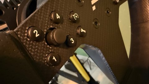 J'ai testé le bundle complet du cockpit CSL de Fanatec : un vrai setup ...