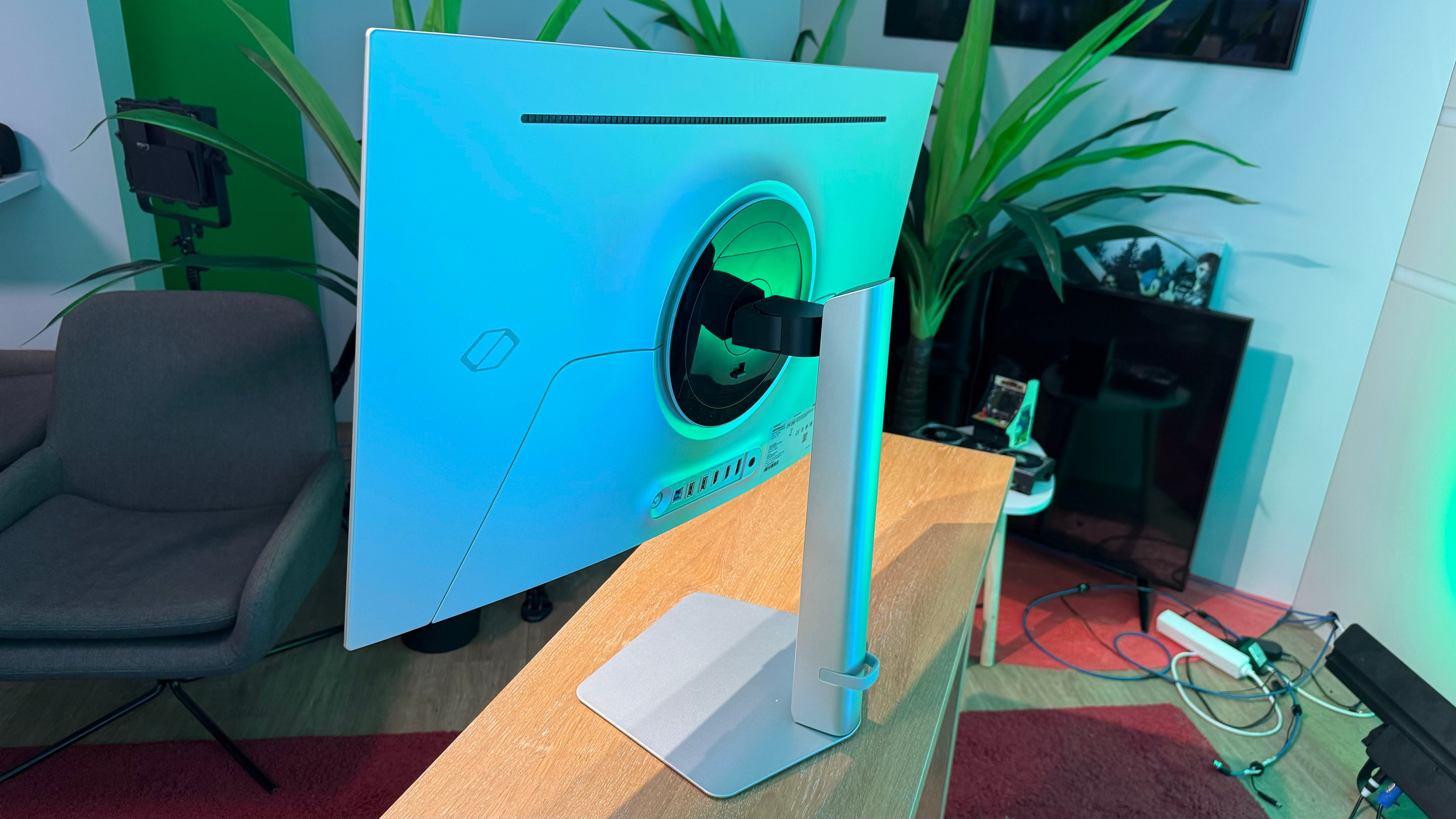 Je teste en profondeur l'écran PC gamer 4K qui se prend pour une télé ...